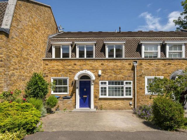 4 bedroom terraced house for sale