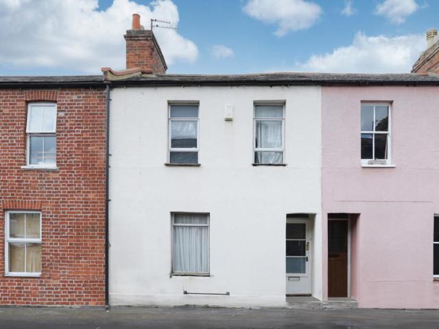 4 bedroom terraced house for sale