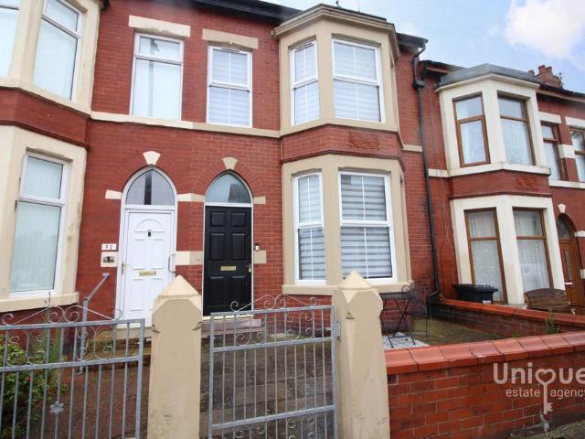 4 bedroom terraced house for sale