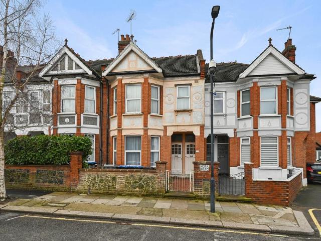 4 bedroom flat for sale