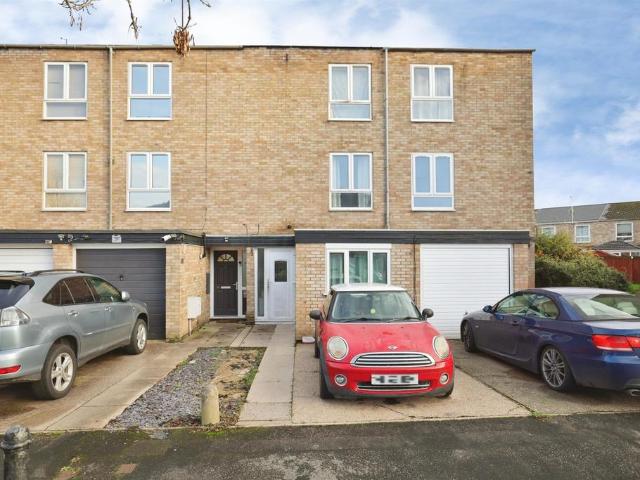 4 bedroom terraced house for sale