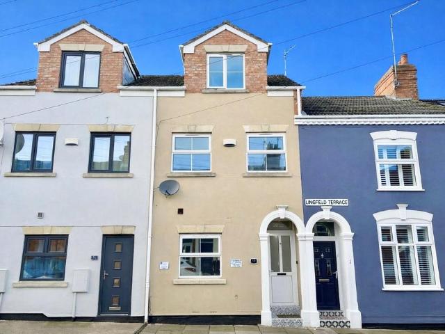 4 bedroom terraced house for sale