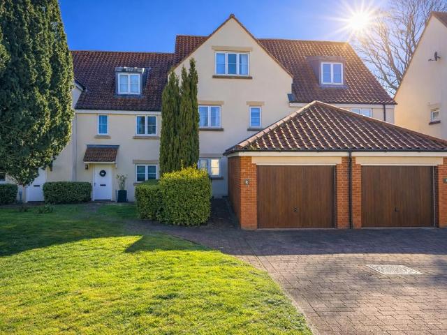 4 bedroom terraced house for sale