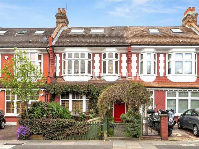 4 bedroom terraced house for sale