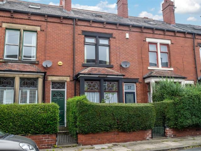 4 bedroom terraced house for sale