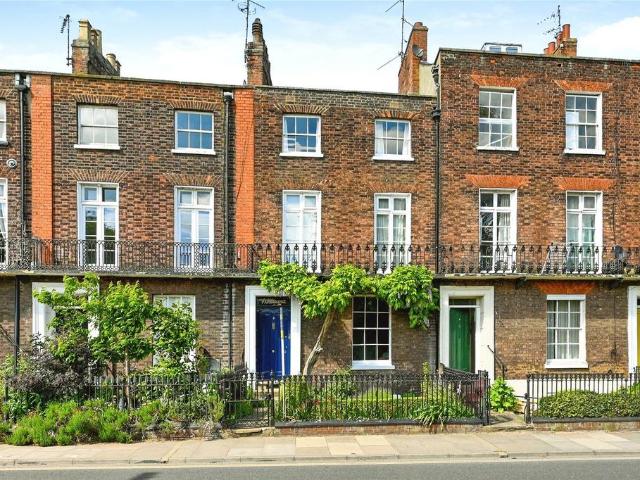 4 bedroom terraced house for sale