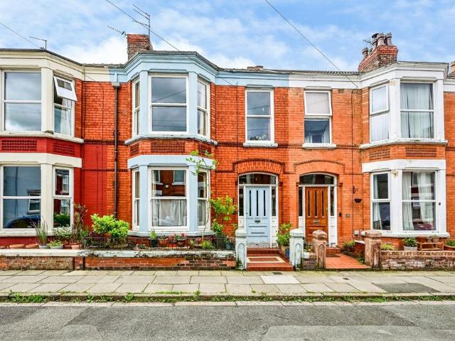 4 bedroom terraced house for sale