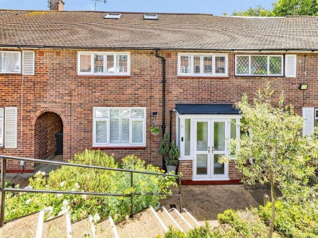 4 bedroom terraced house for sale