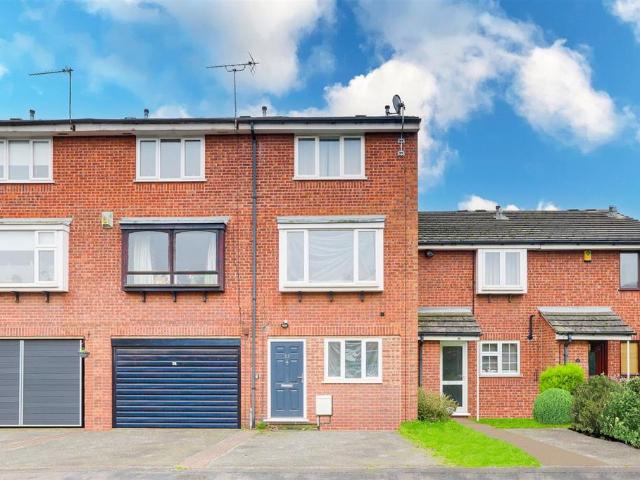 4 bedroom terraced house for sale