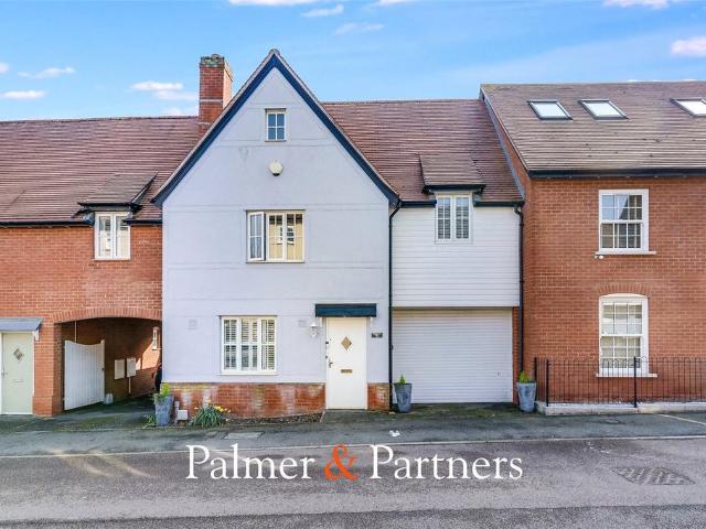 4 bedroom terraced house for sale
