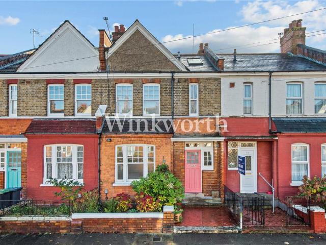 4 bedroom terraced house for sale