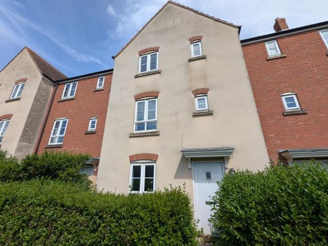 4 bedroom terraced house for sale