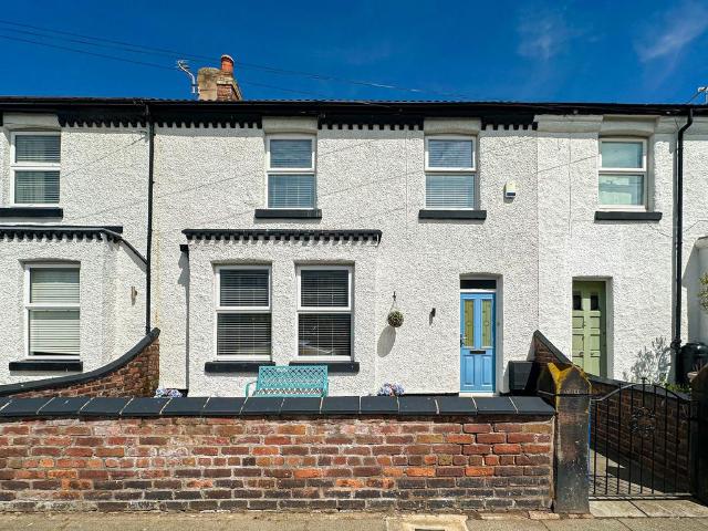 4 bedroom terraced house for sale