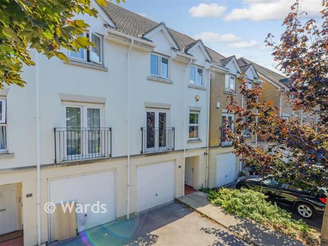 4 bedroom terraced house for sale