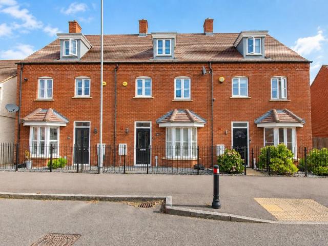 4 bedroom terraced house for sale