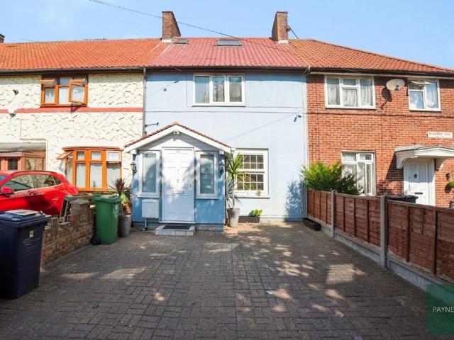 4 bedroom terraced house for sale