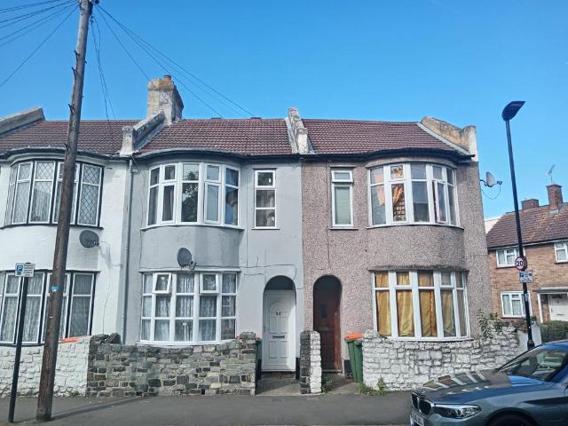 4 bedroom terraced house for sale