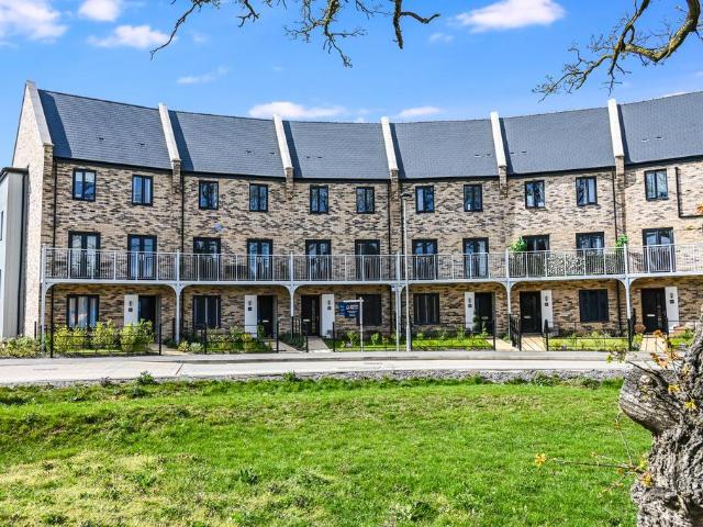 4 bedroom terraced house for sale