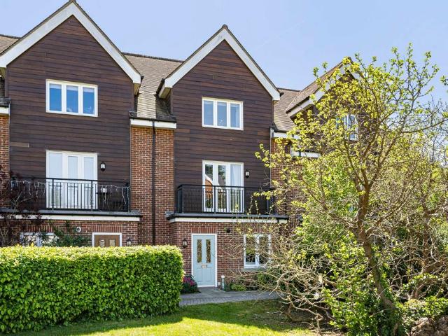 4 bedroom terraced house for sale
