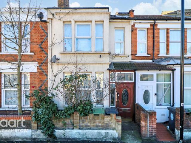 4 bedroom terraced house for sale