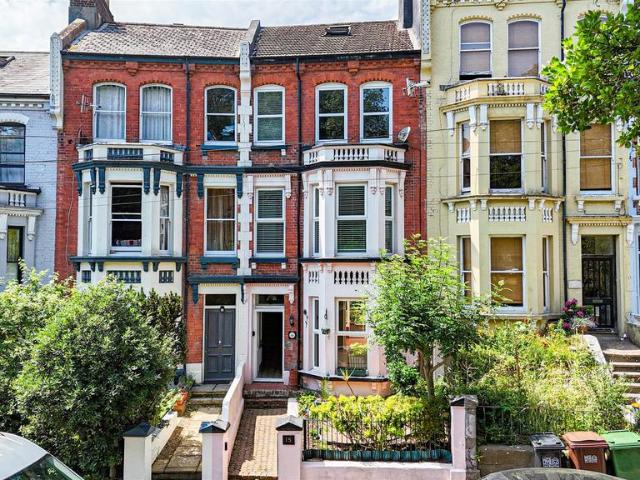 4 bedroom terraced house for sale