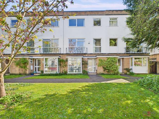 4 bedroom terraced house for sale