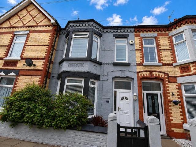 4 bedroom terraced house for sale