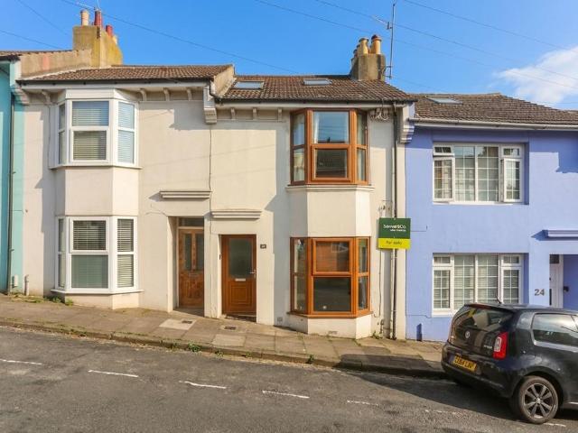 4 bedroom terraced house for sale