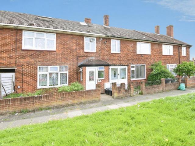 4 bedroom terraced house for sale