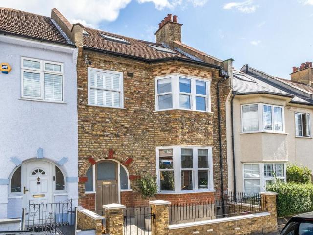 4 bedroom terraced house for sale