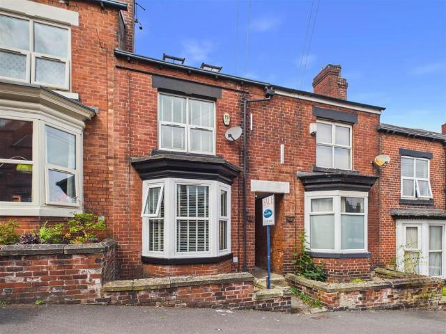 4 bedroom terraced house for sale