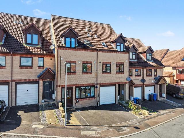 4 bedroom terraced house for sale