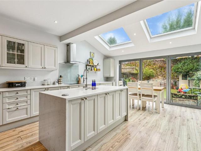 4 bedroom terraced house for sale