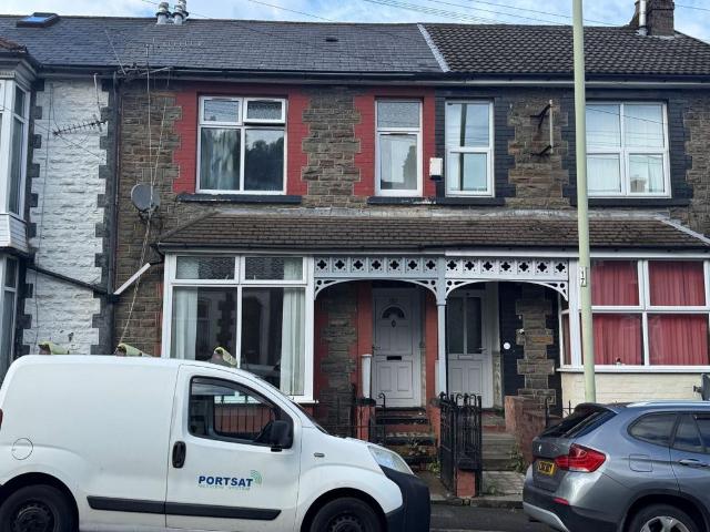 4 bedroom terraced house for sale