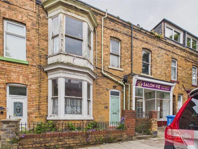4 bedroom terraced house for sale