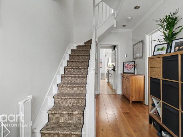 4 bedroom terraced house for sale