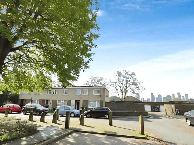 4 bedroom terraced house for sale