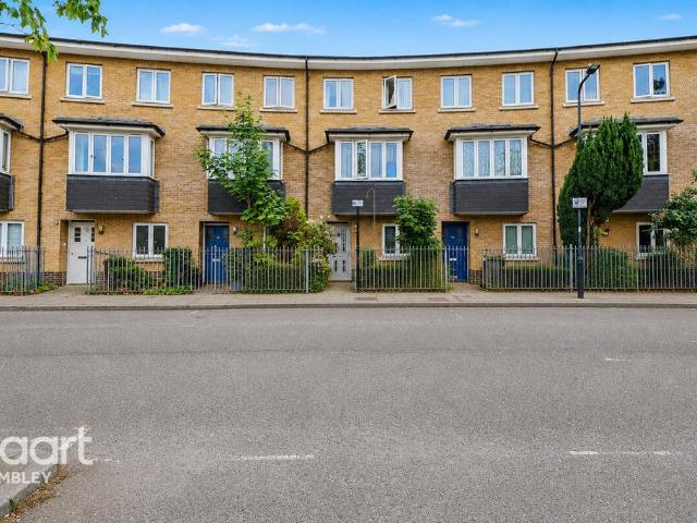 4 bedroom terraced house for sale