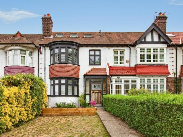 4 bedroom terraced house for sale