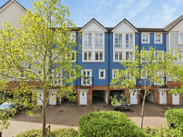 4 bedroom terraced house for sale