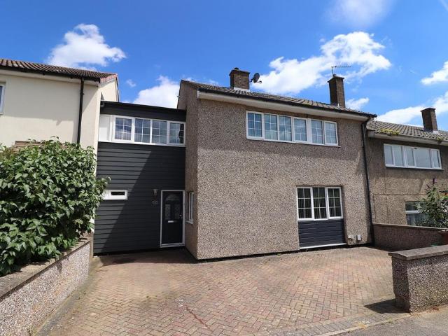 4 bedroom terraced house for sale