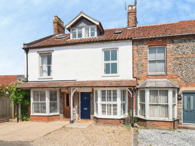 4 bedroom terraced house for sale