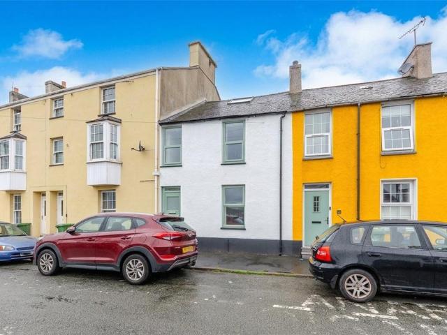 4 bedroom terraced house for sale