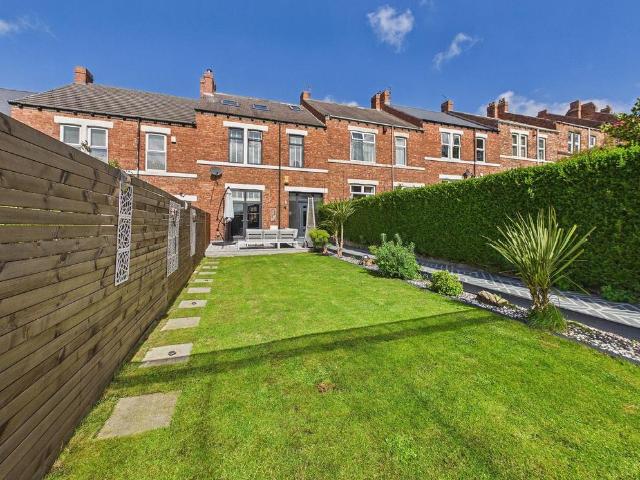 4 bedroom terraced house for sale