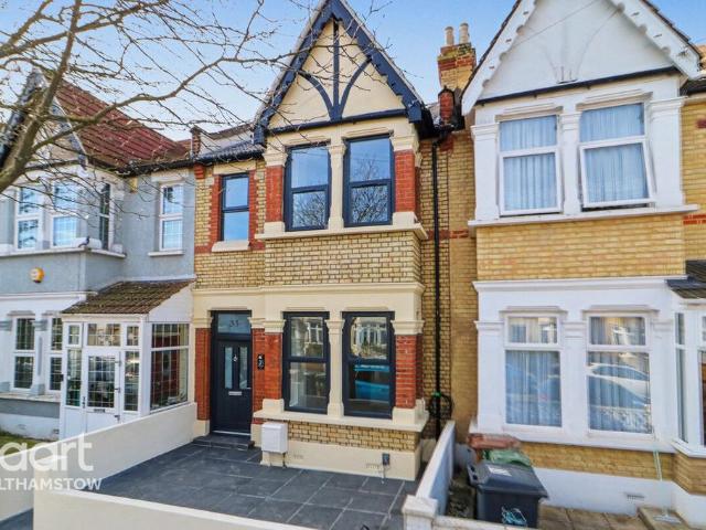 4 bedroom terraced house for sale