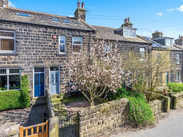 4 bedroom terraced house for sale