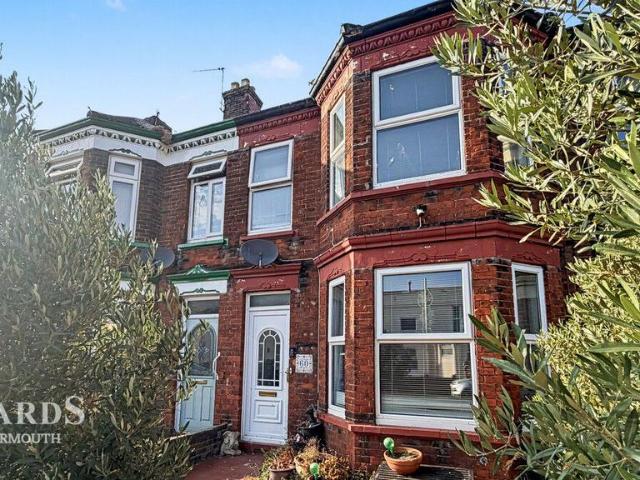 4 bedroom terraced house for sale