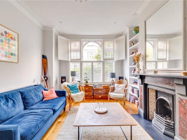 4 bedroom terraced house for sale