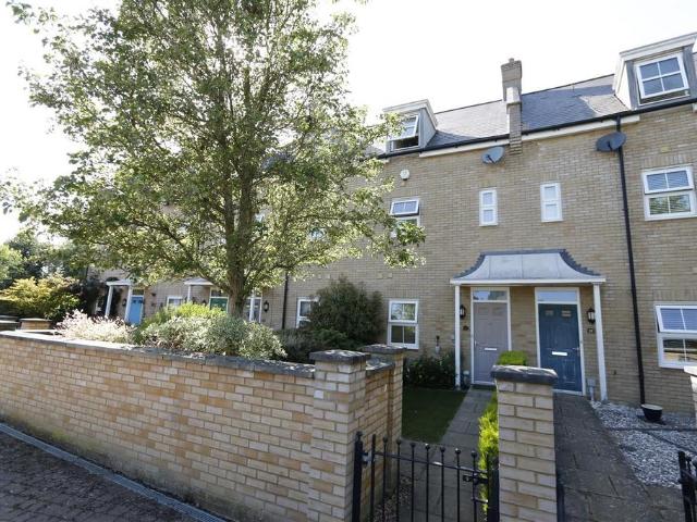 4 bedroom terraced house for sale