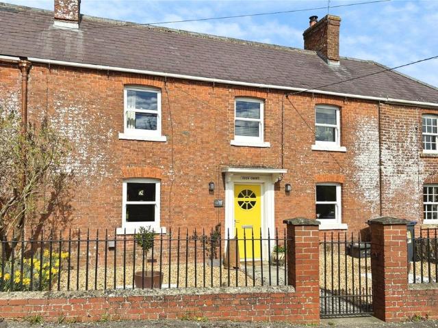 4 bedroom terraced house for sale